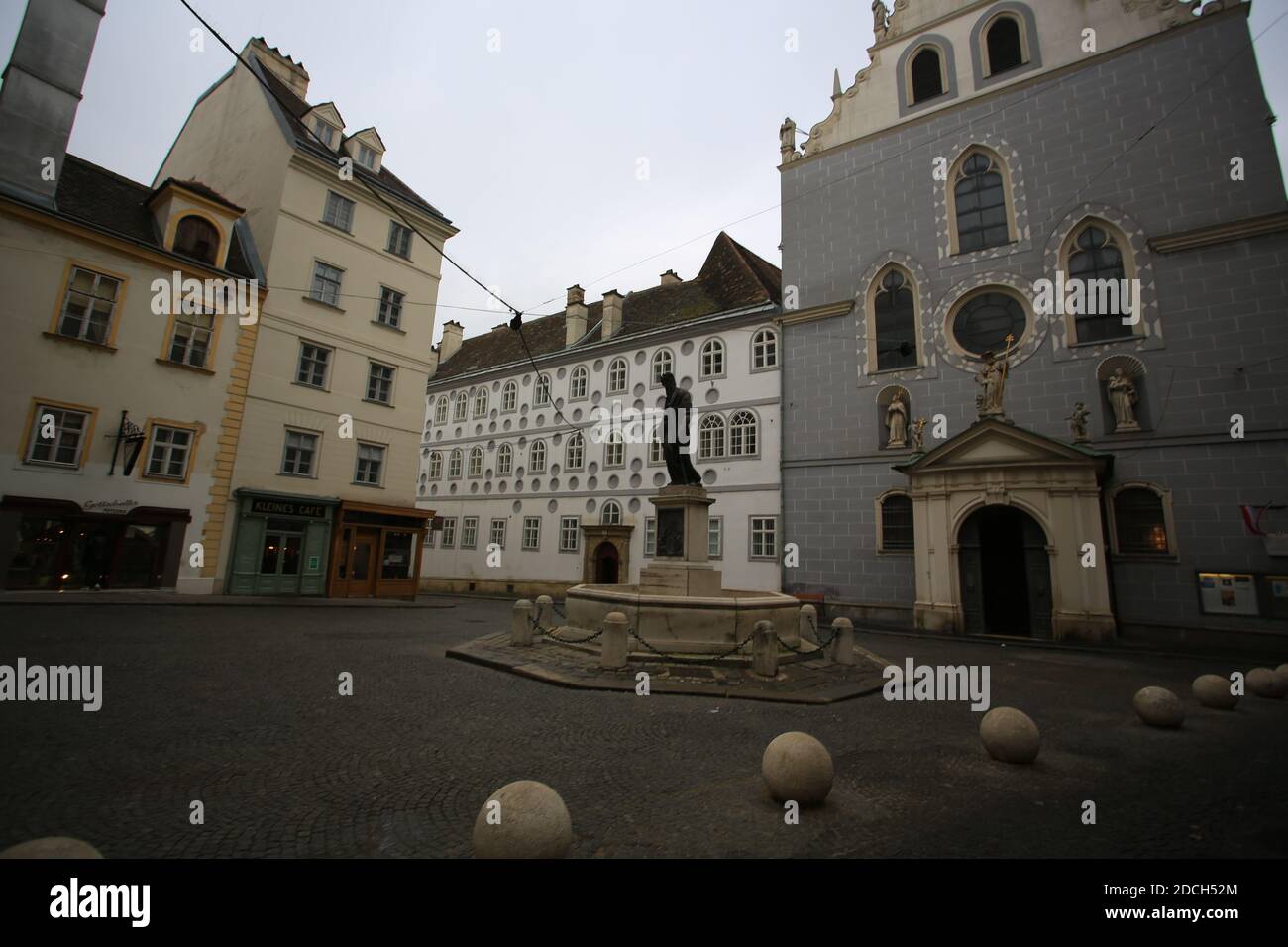 vienna street view Stock Photo - Alamy