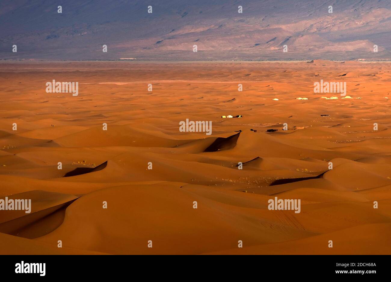 Sand dunes in Sahara Desert, Africa Stock Photo - Alamy