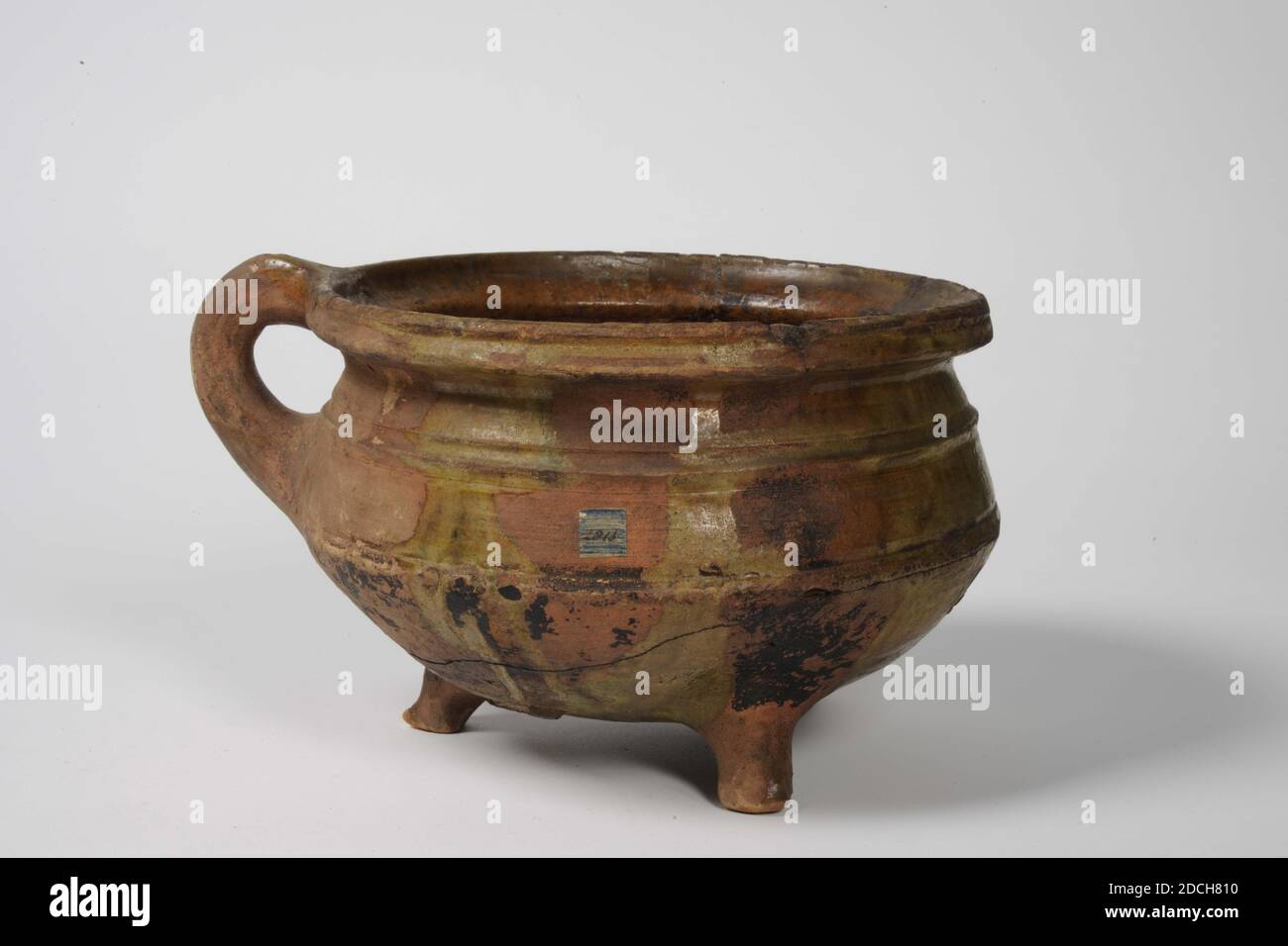 Convex kinked shape decorated hi-res stock photography and images - Alamy