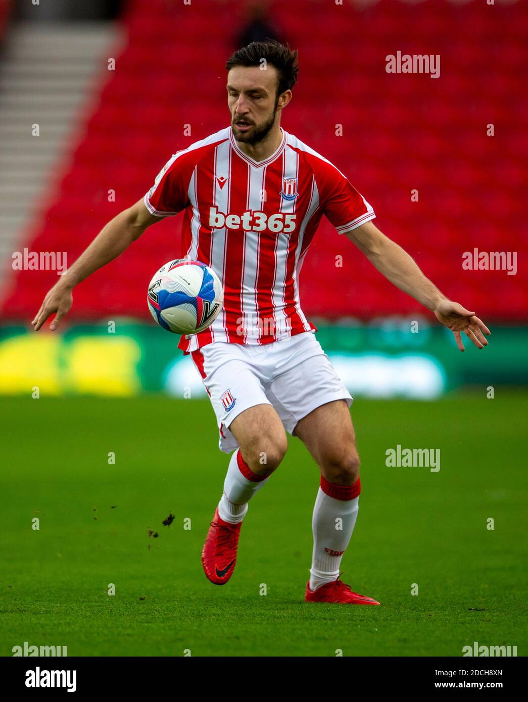 Stoke UK. 21st Nov, 2020. 21st November 2020; Bet365 Stadium, Stoke ...