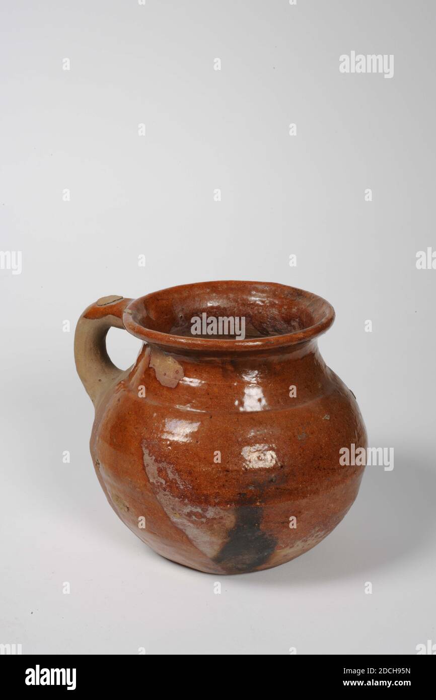 Firing pottery hi-res stock photography and images - Alamy