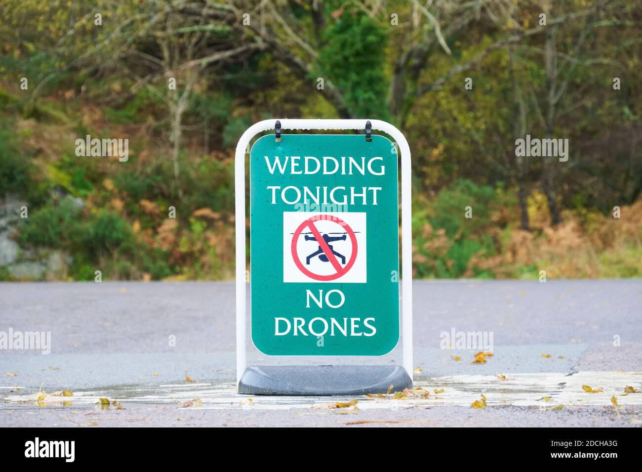 No drones allowed due to wedding sign Stock Photo - Alamy