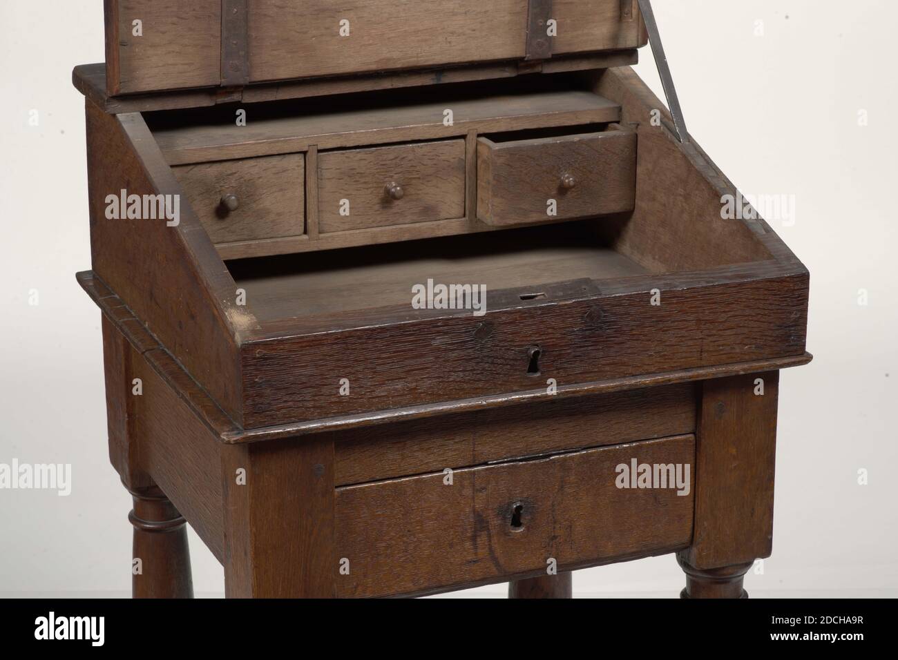 X frame chassis hi-res stock photography and images - Alamy