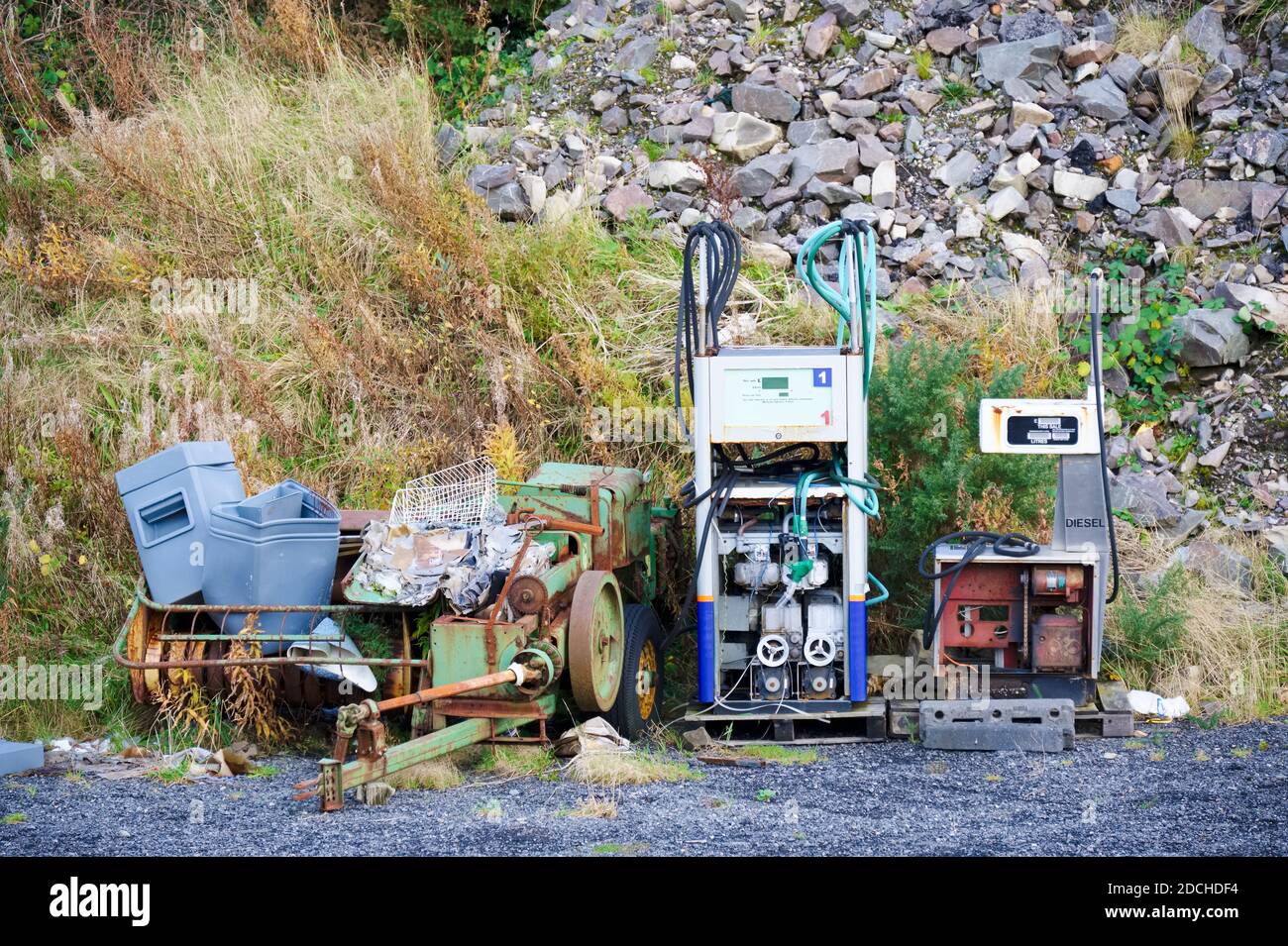 Car scrap yard uk hi-res stock photography and images - Alamy