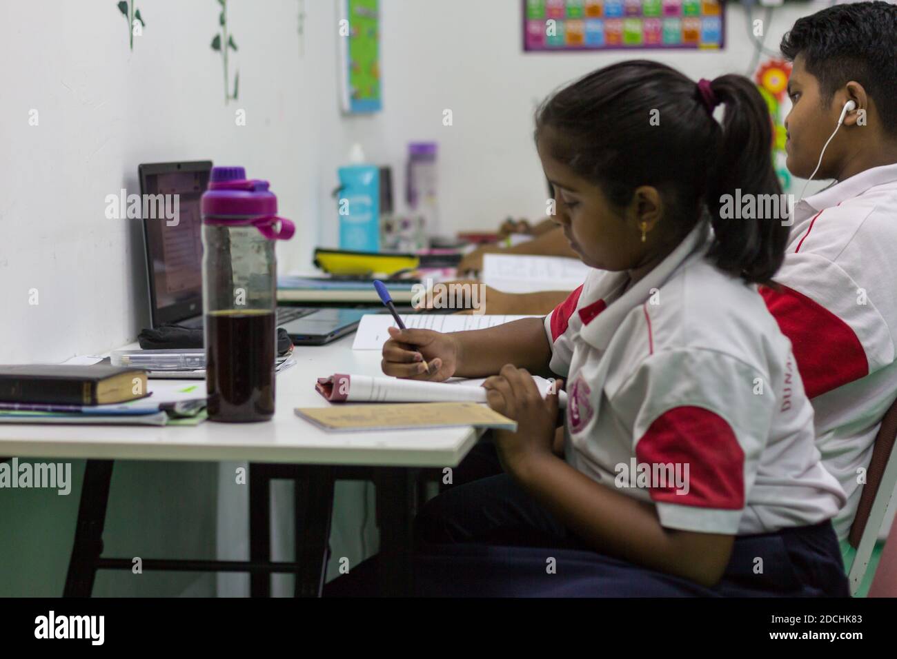 Children school learning reading hi-res stock photography and images ...