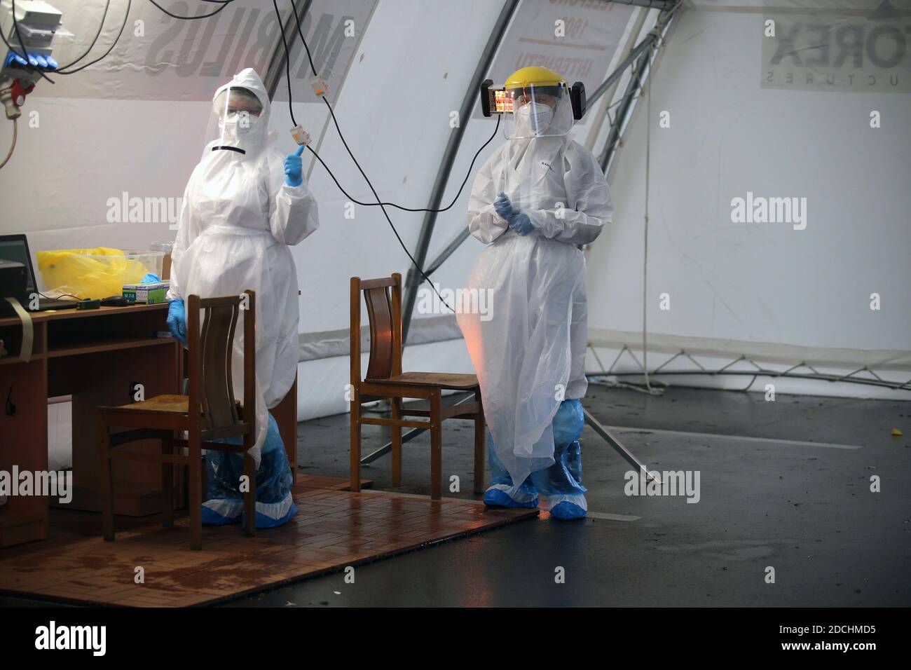 Mobile covid checkpoint testing hi-res stock photography and images - Alamy