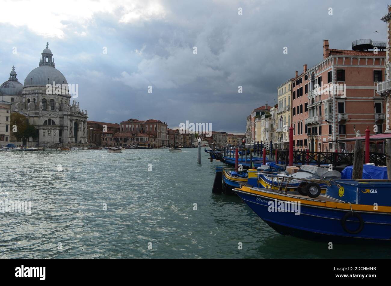 Gray storm clouds over the grand canal of Venice Stock Photo - Alamy