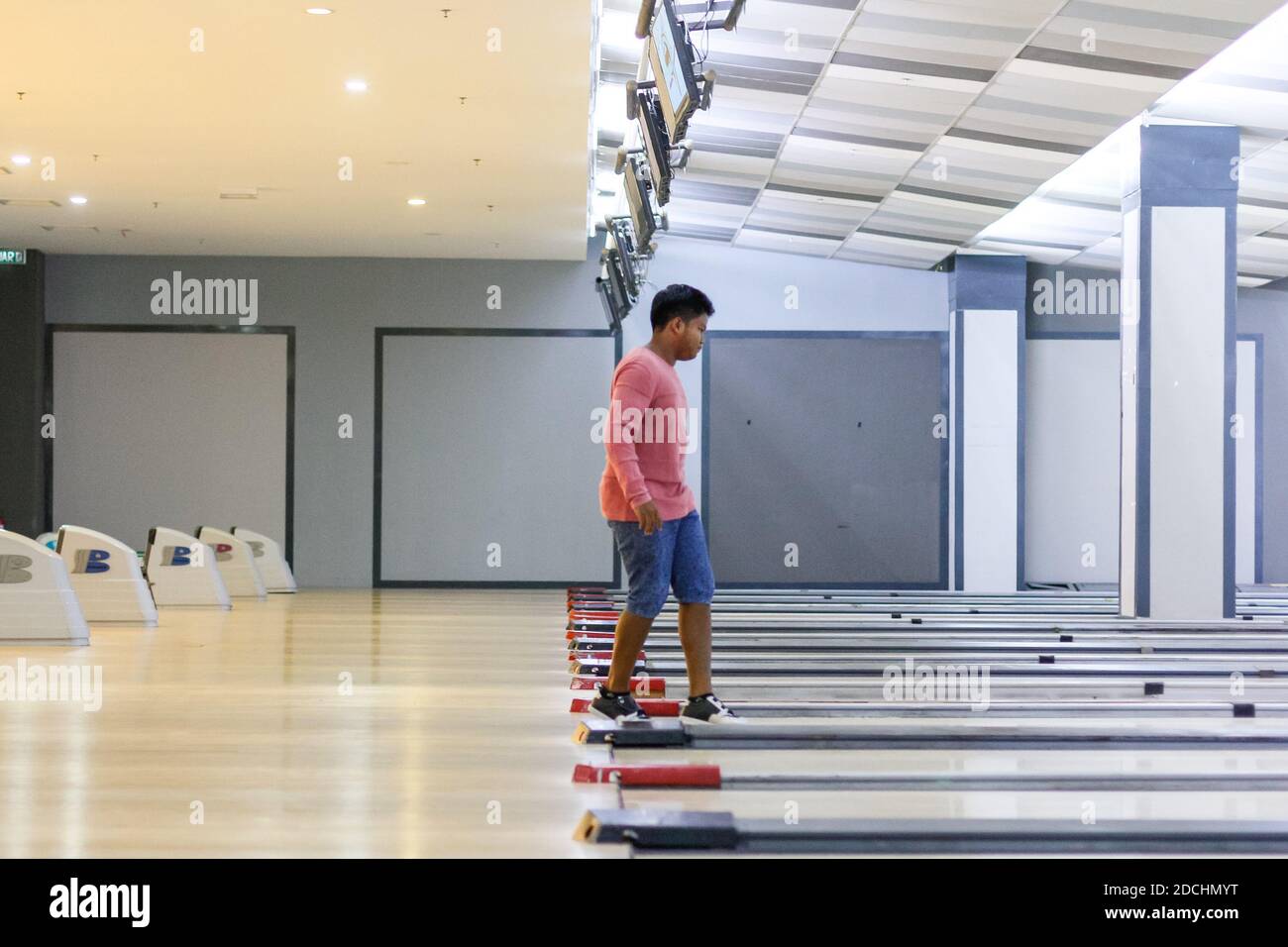 School activity playing bowling Stock Photo - Alamy