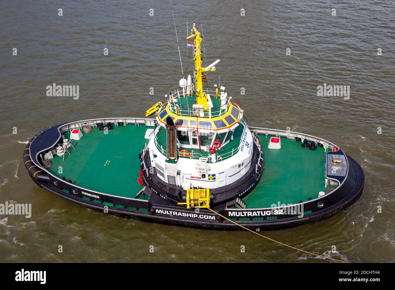 Push towing boat hi-res stock photography and images - Alamy