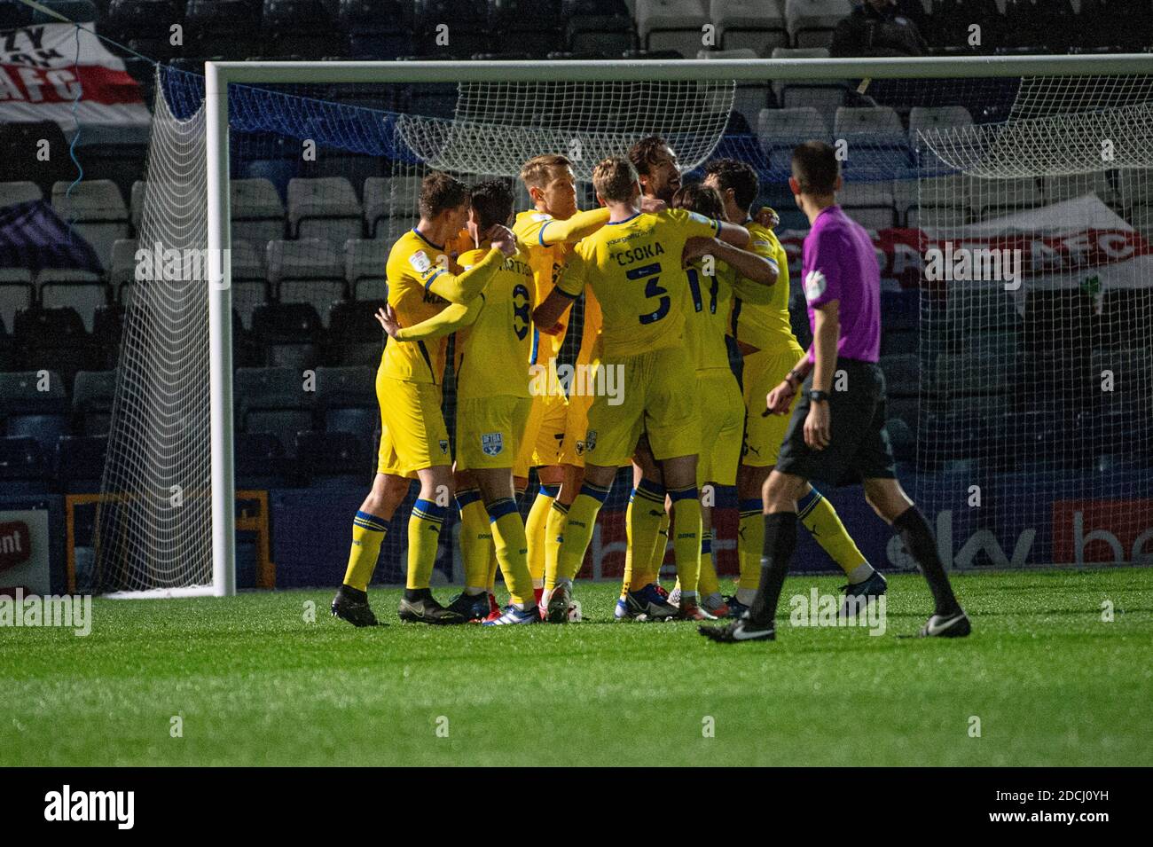 Ethan chislett afc wimbledon hi-res stock photography and images - Alamy