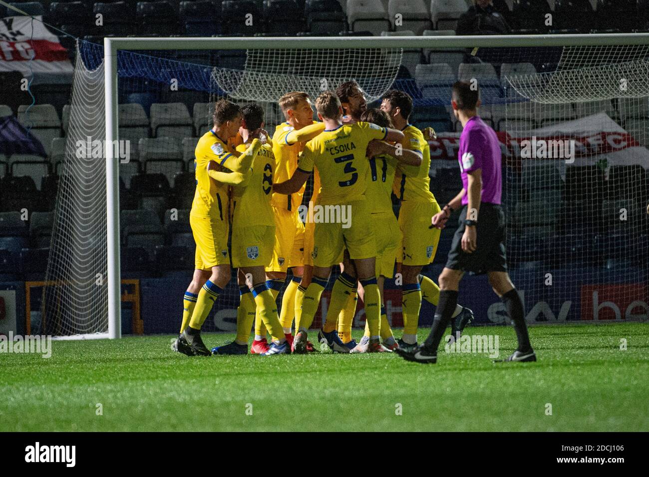 Ethan chislett of afc wimbledon hi-res stock photography and images - Alamy