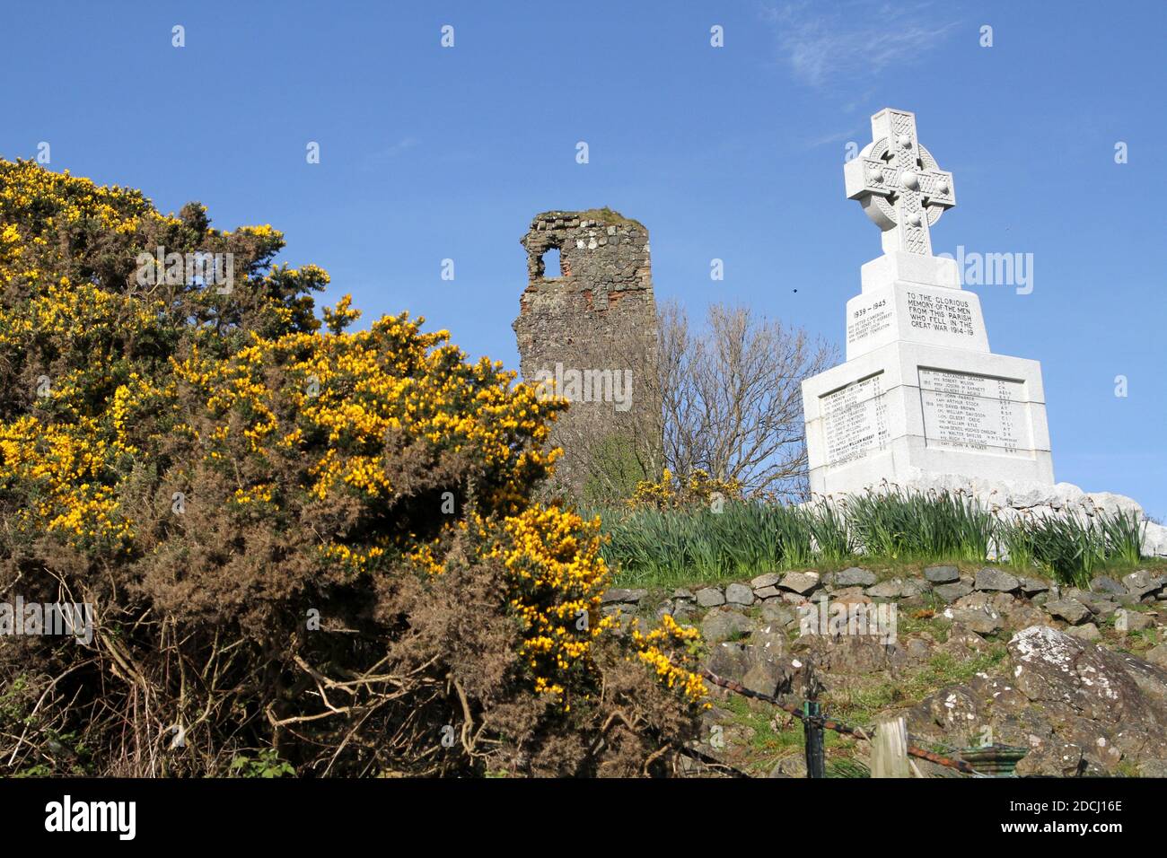 Ballantrae, South West Scotland, UK Ardstinchar Castle and War Memorial ...