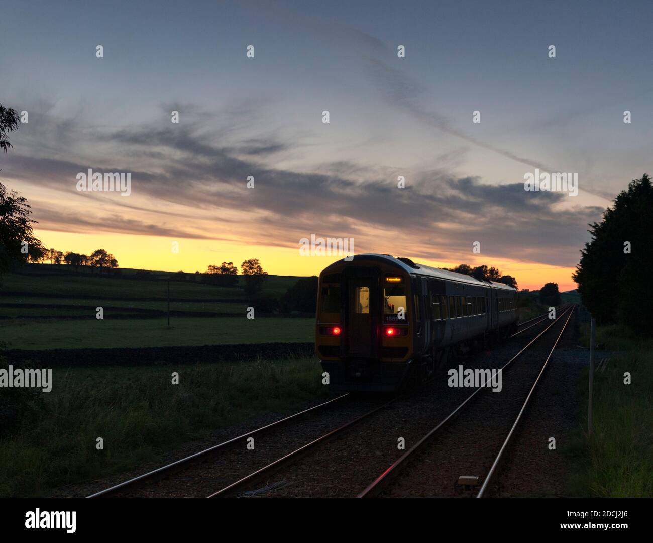 Northern Rail class 158 train 158904 heading into the sunset at ...
