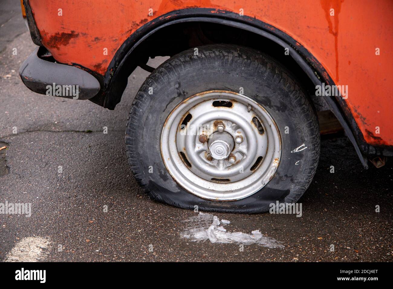 Shredded tire hi-res stock photography and images - Alamy
