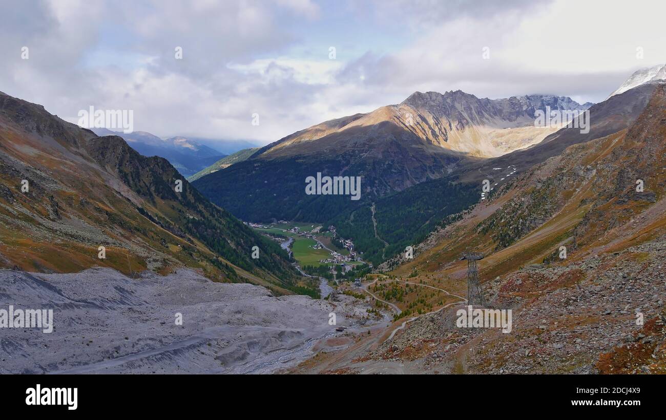 Beautiful view of upper Sulden valley, a popular tourist destination ...