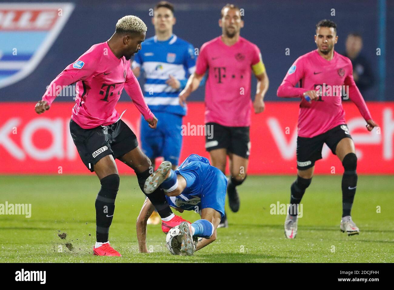 Zwolle, Netherlands. 21st Nov, 2020. ZWOLLE, 21-11-2020, MAC3PARK ...