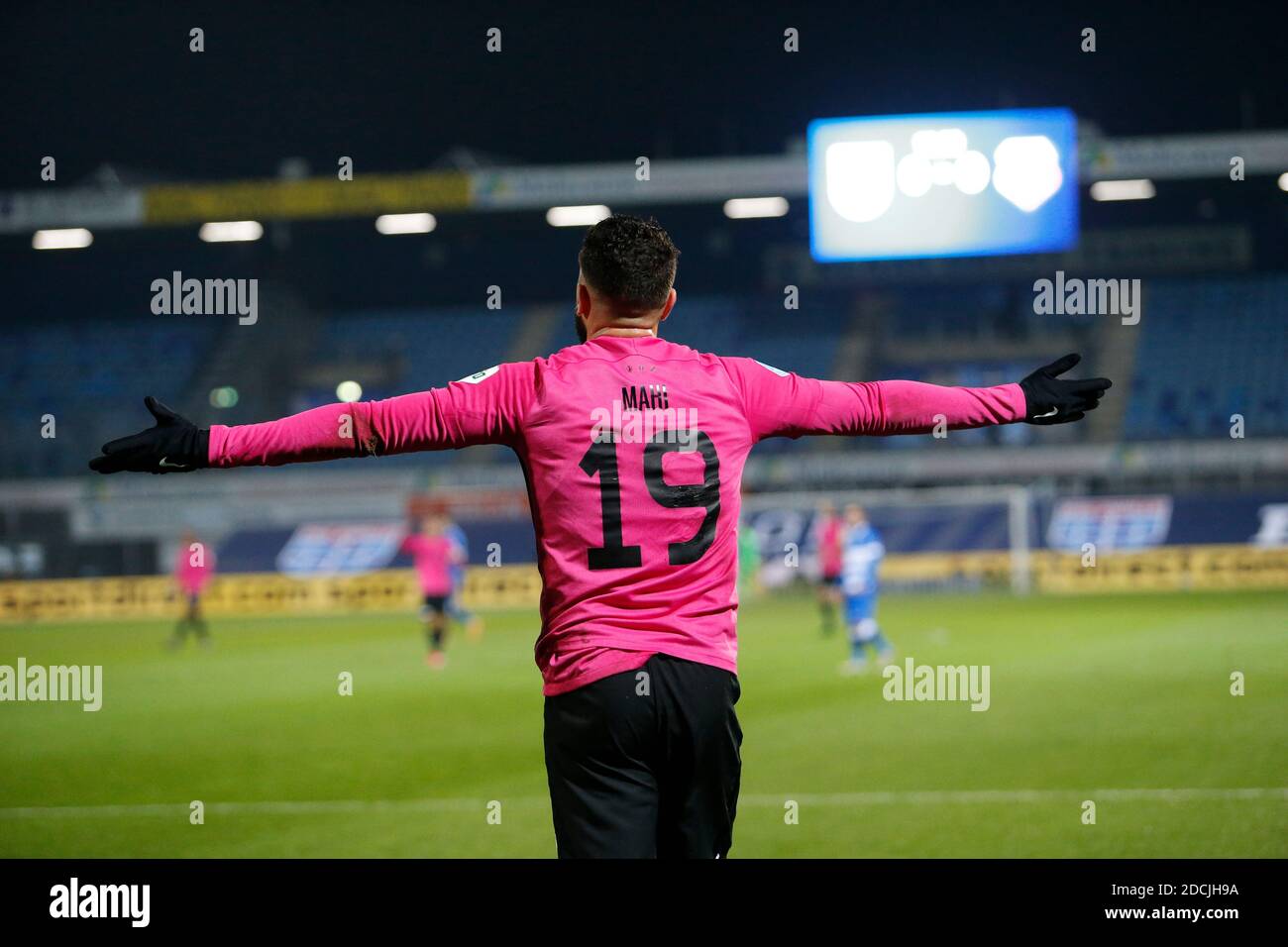 Lam sam hi-res stock photography and images - Alamy