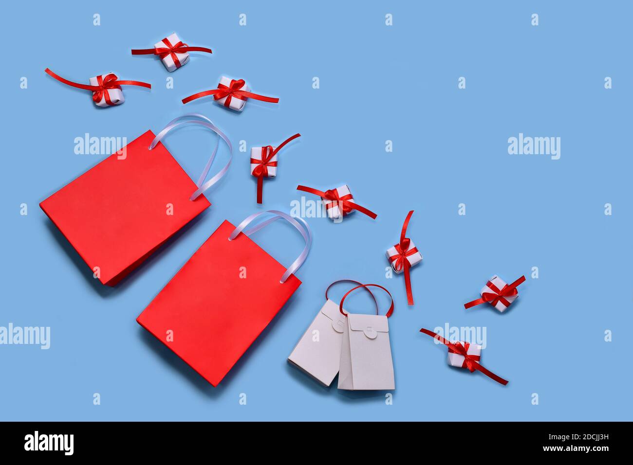 Scattered boxes hi-res stock photography and images - Alamy