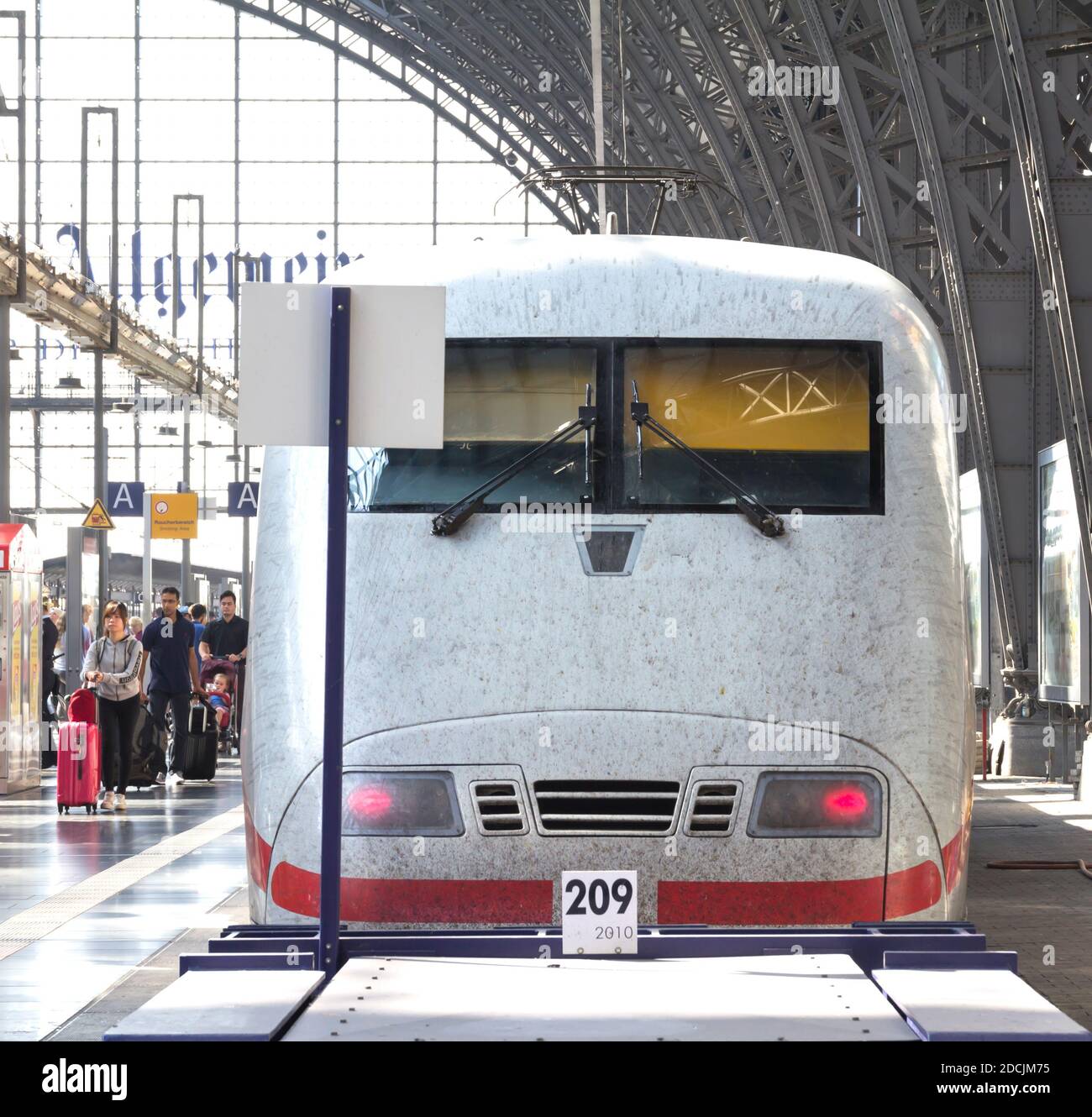 FRANKFURT, GERMANY : ICE speed train, Inside the Frankfurt central ...