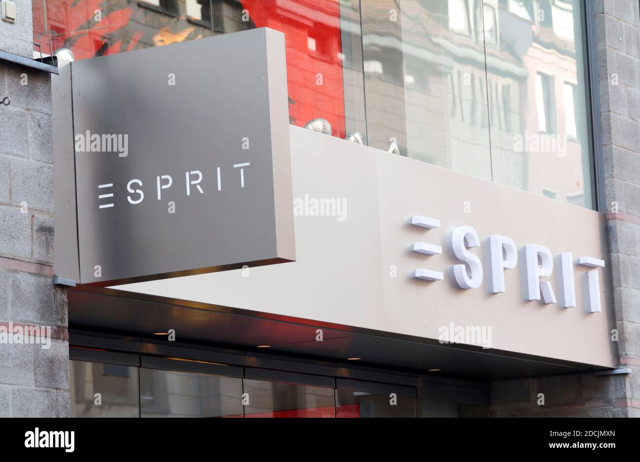 Esprit label hi-res stock photography and images - Alamy