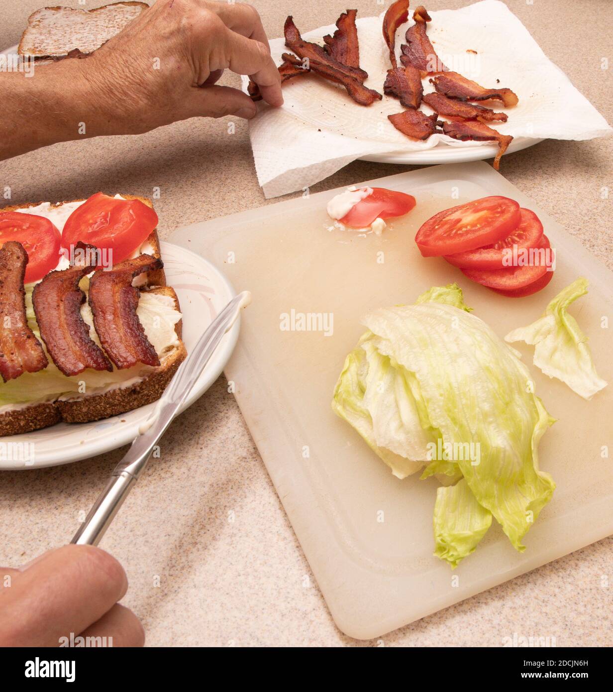 making a BLT (bacon lettuce & tomato) sandwich Stock Photo - Alamy