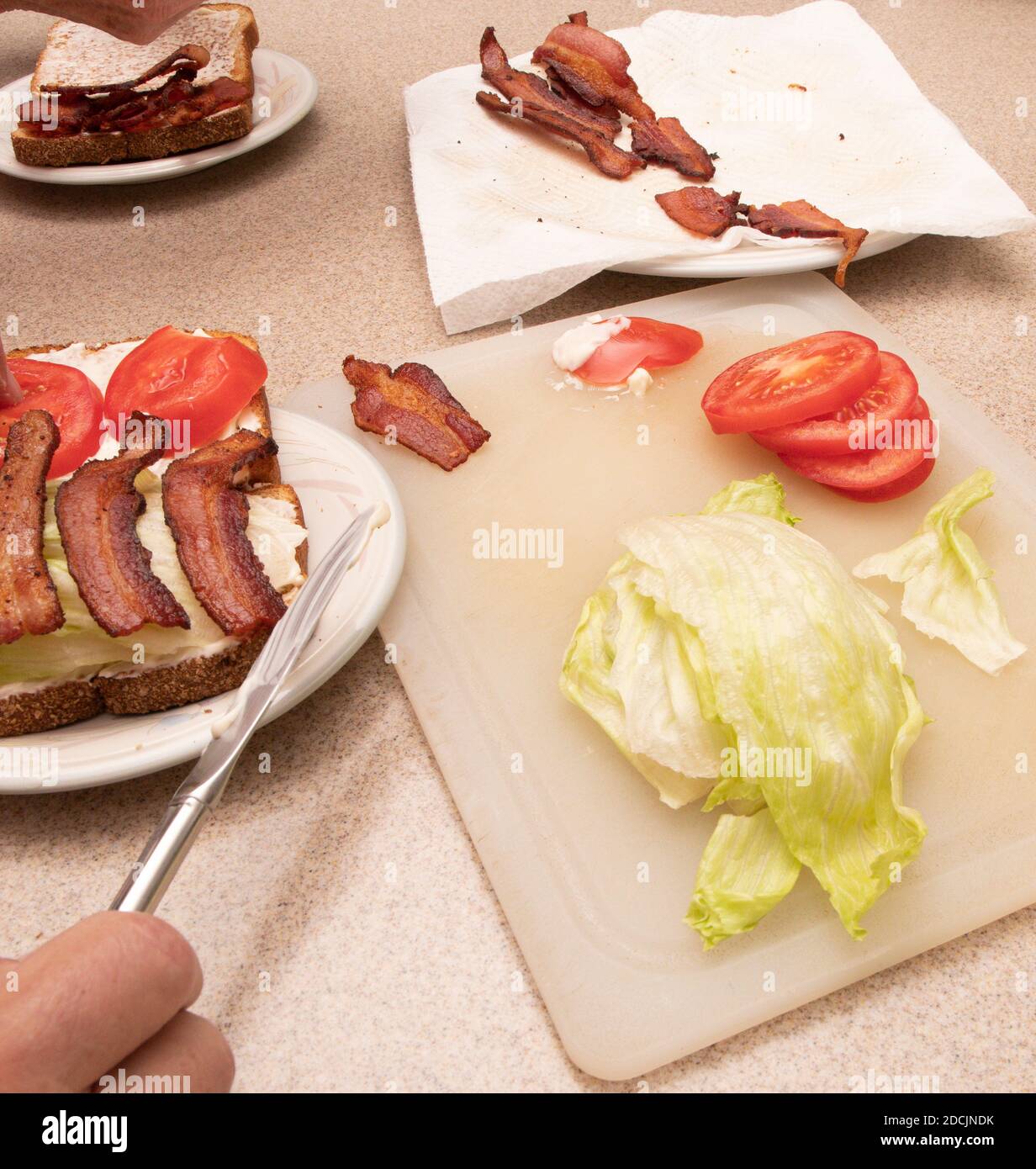 making a BLT (bacon lettuce & tomato) sandwich Stock Photo - Alamy