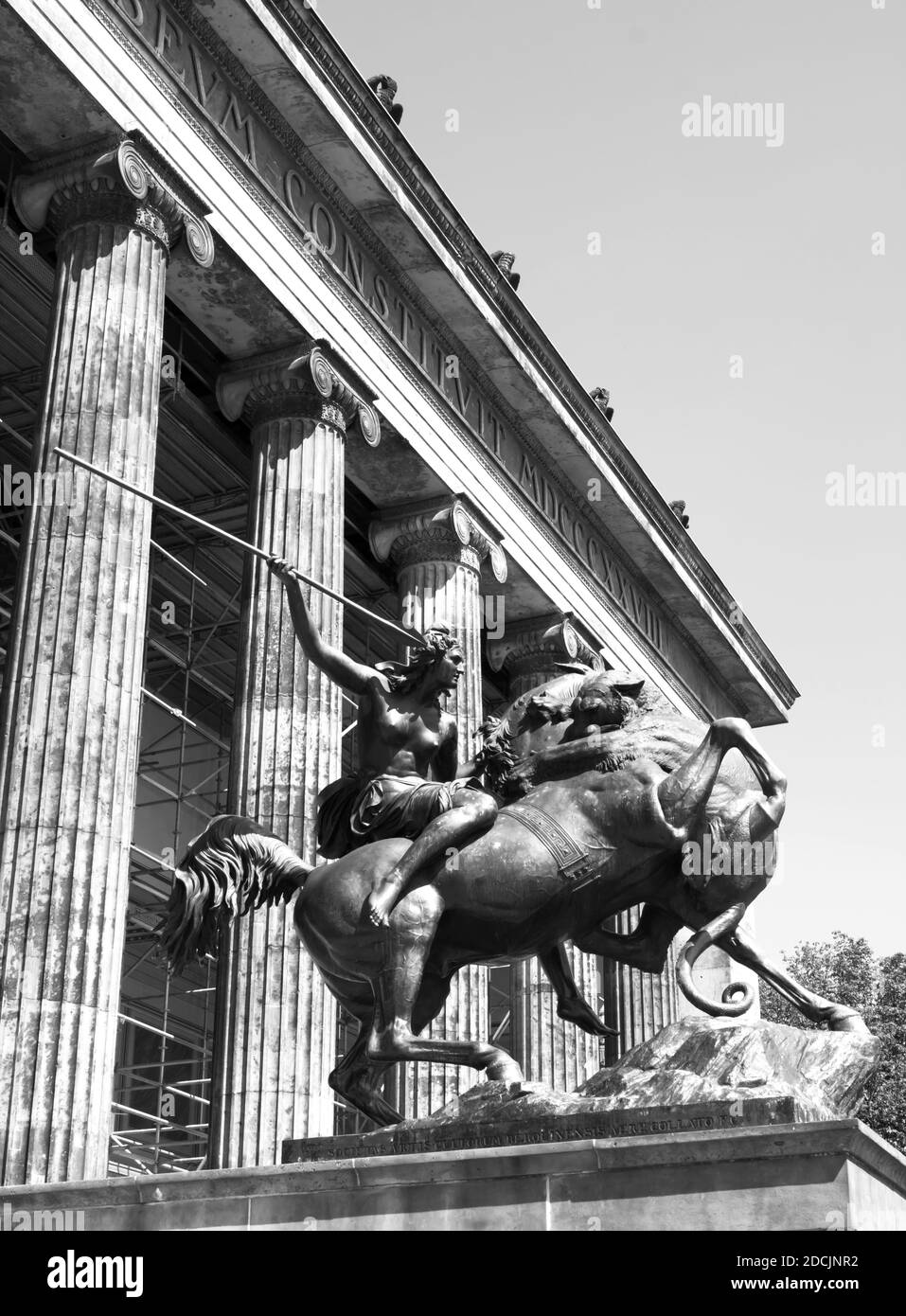 Statue of "Kampfende Amazone" ("Fighting Amazonian Woman") by August ...