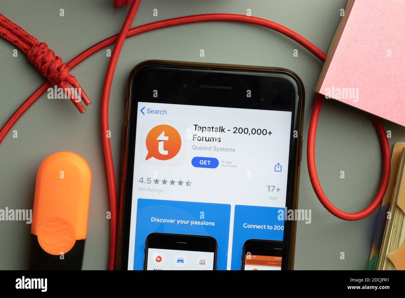 Tapatalk phone app hi-res stock photography and images - Alamy