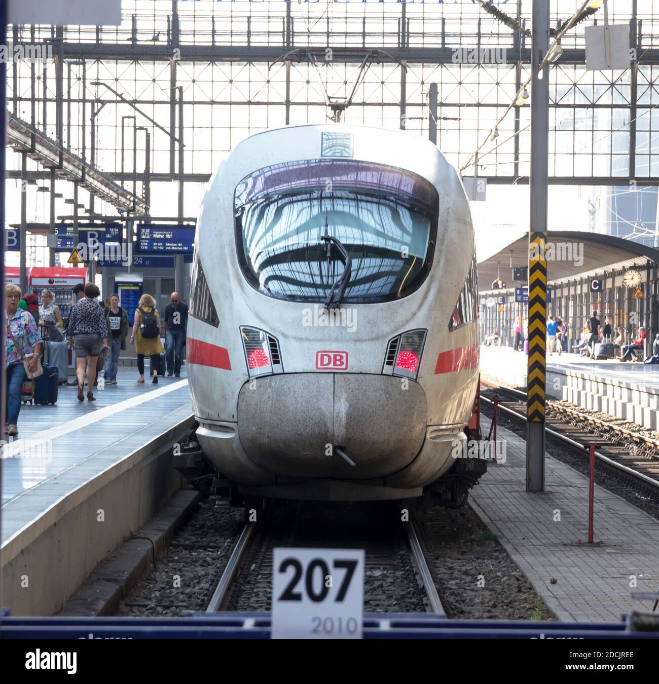 FRANKFURT, GERMANY : ICE speed train, Inside the Frankfurt central ...