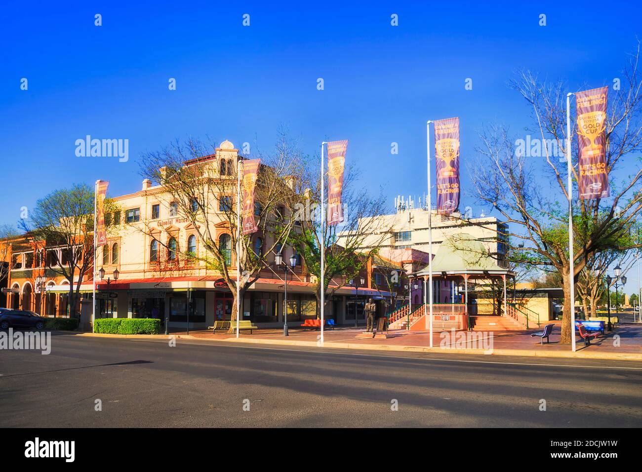 Downtown church hi-res stock photography and images - Alamy
