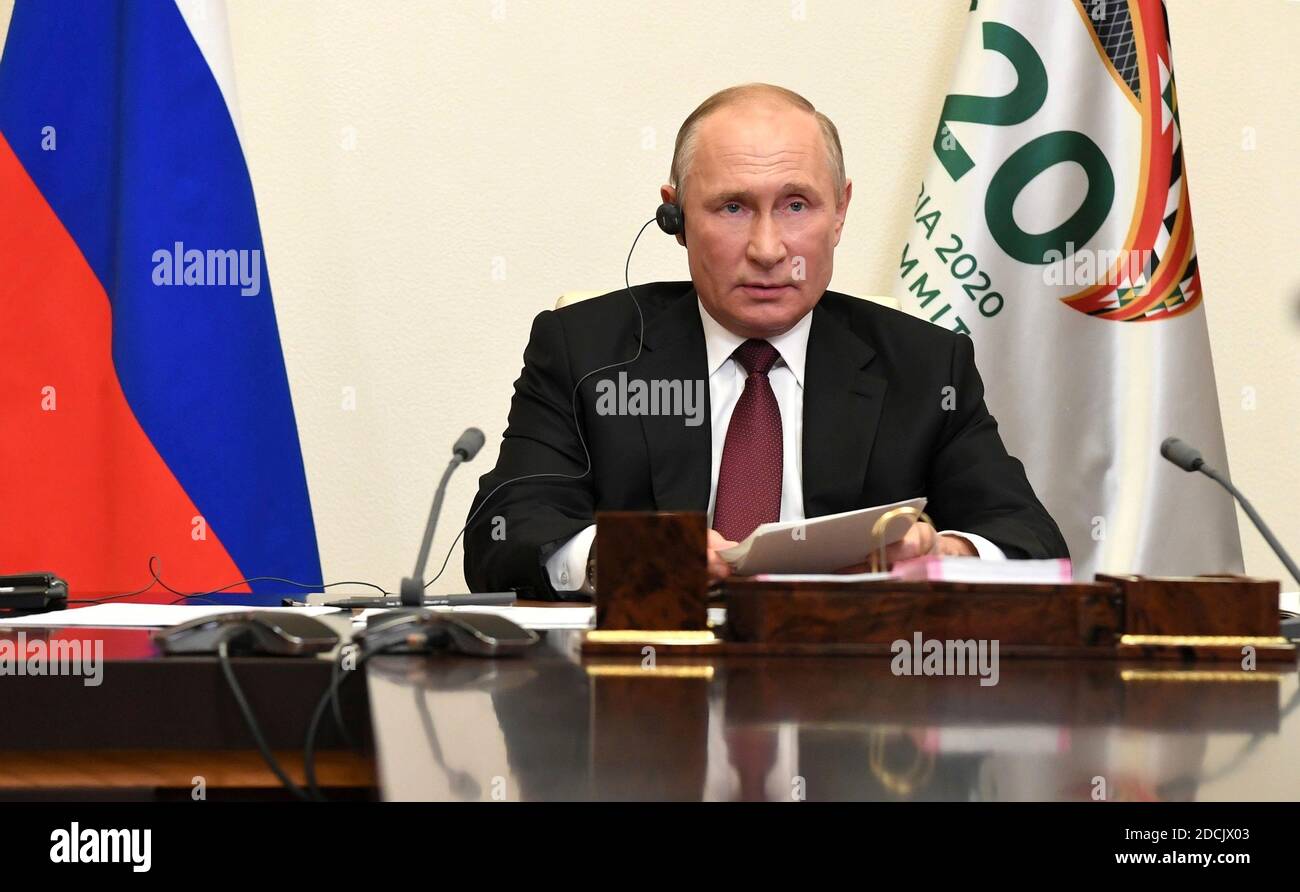 Vladimir putin smirk hi-res stock photography and images - Alamy