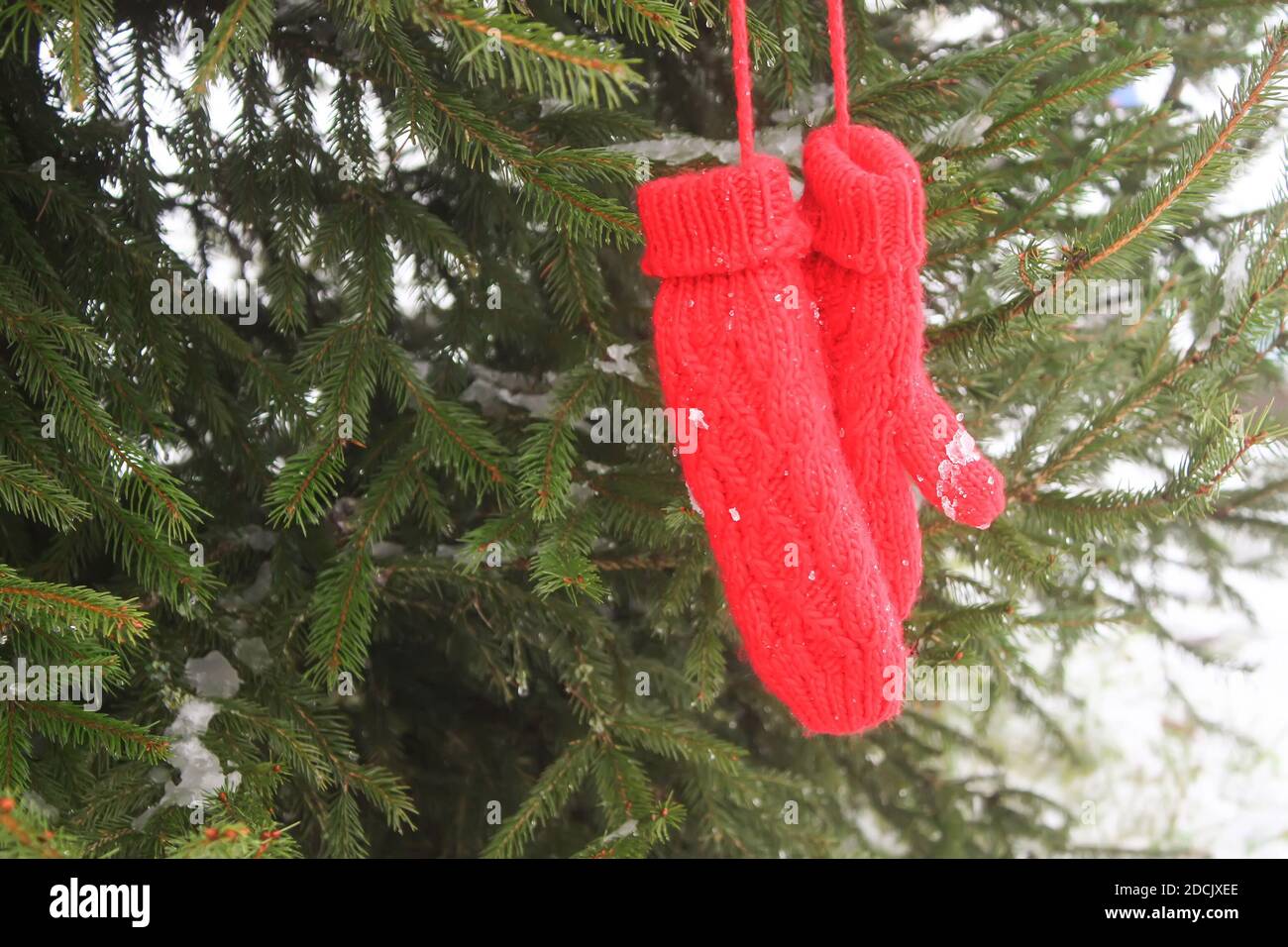 Hanging mittens hi-res stock photography and images - Alamy