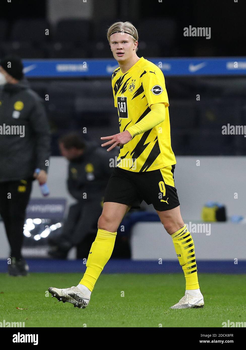 City Of Berlin, Deutschland. 21st Nov, 2020. firo: 21.11.2020 Football ...