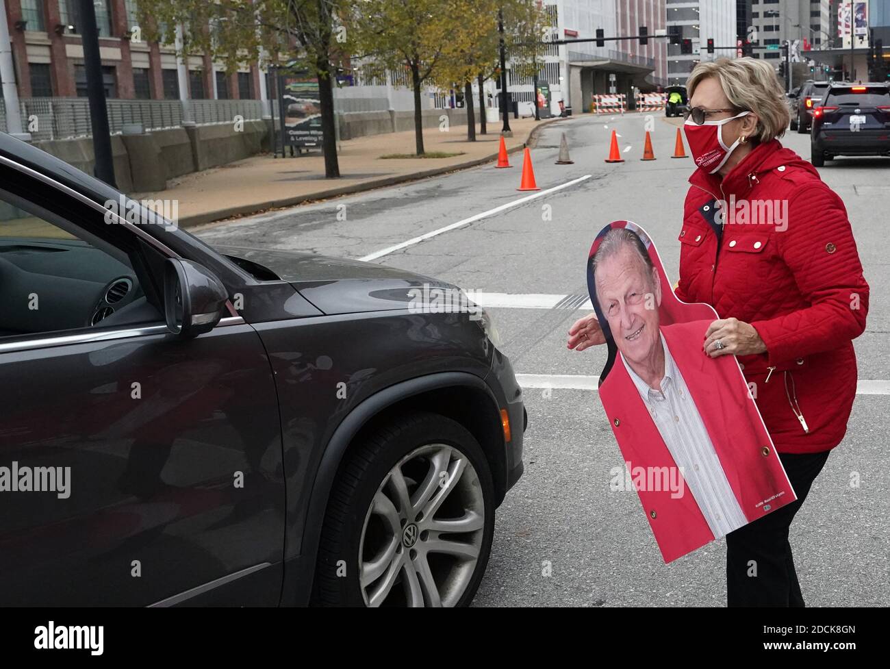 St. Louis, United States. 21st Nov, 2020. Janet Schwarze, daughter of ...