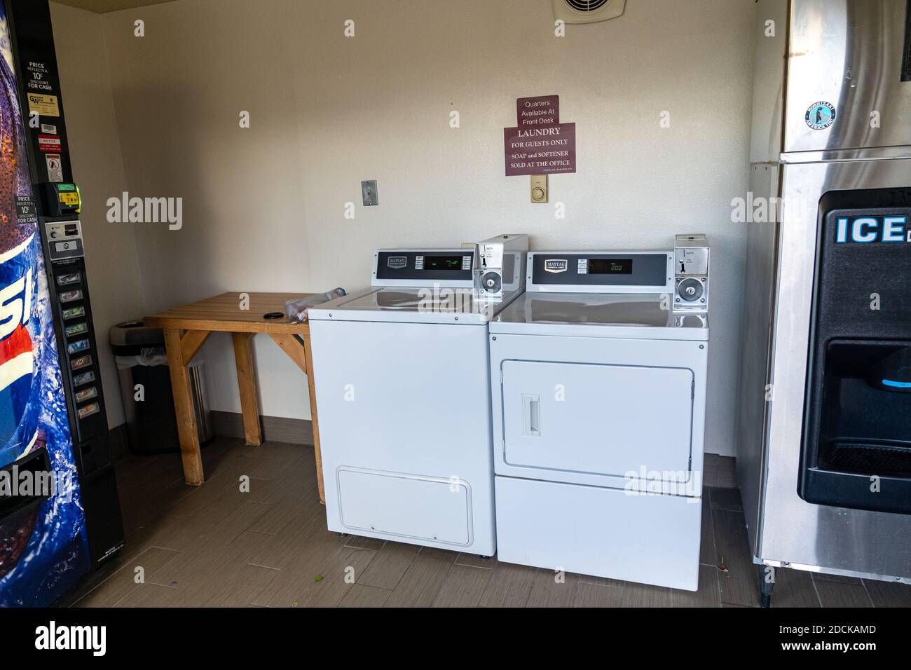 Ice dispenser on hotel hi-res stock photography and images - Alamy