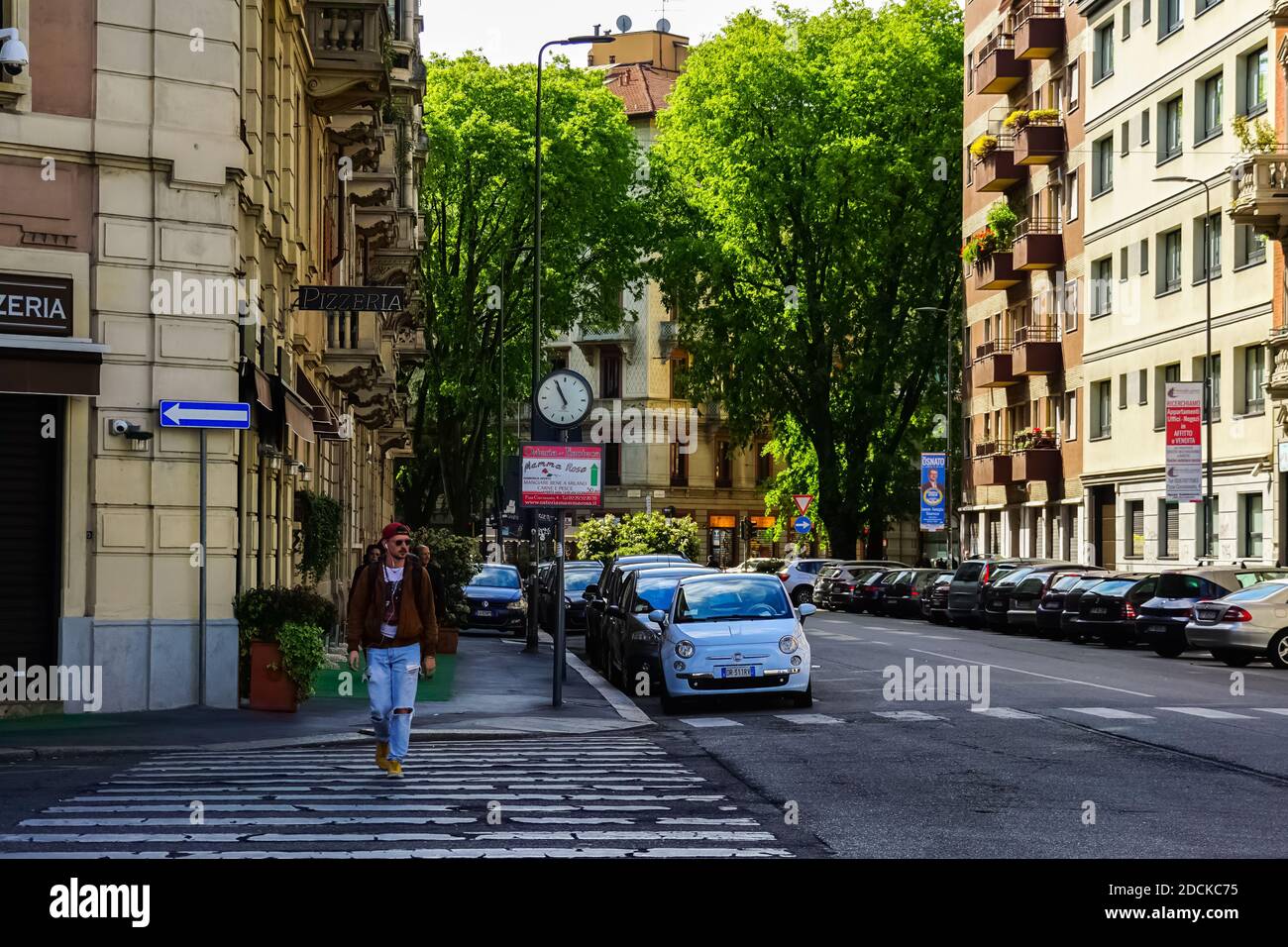 Milan street view hi-res stock photography and images - Alamy