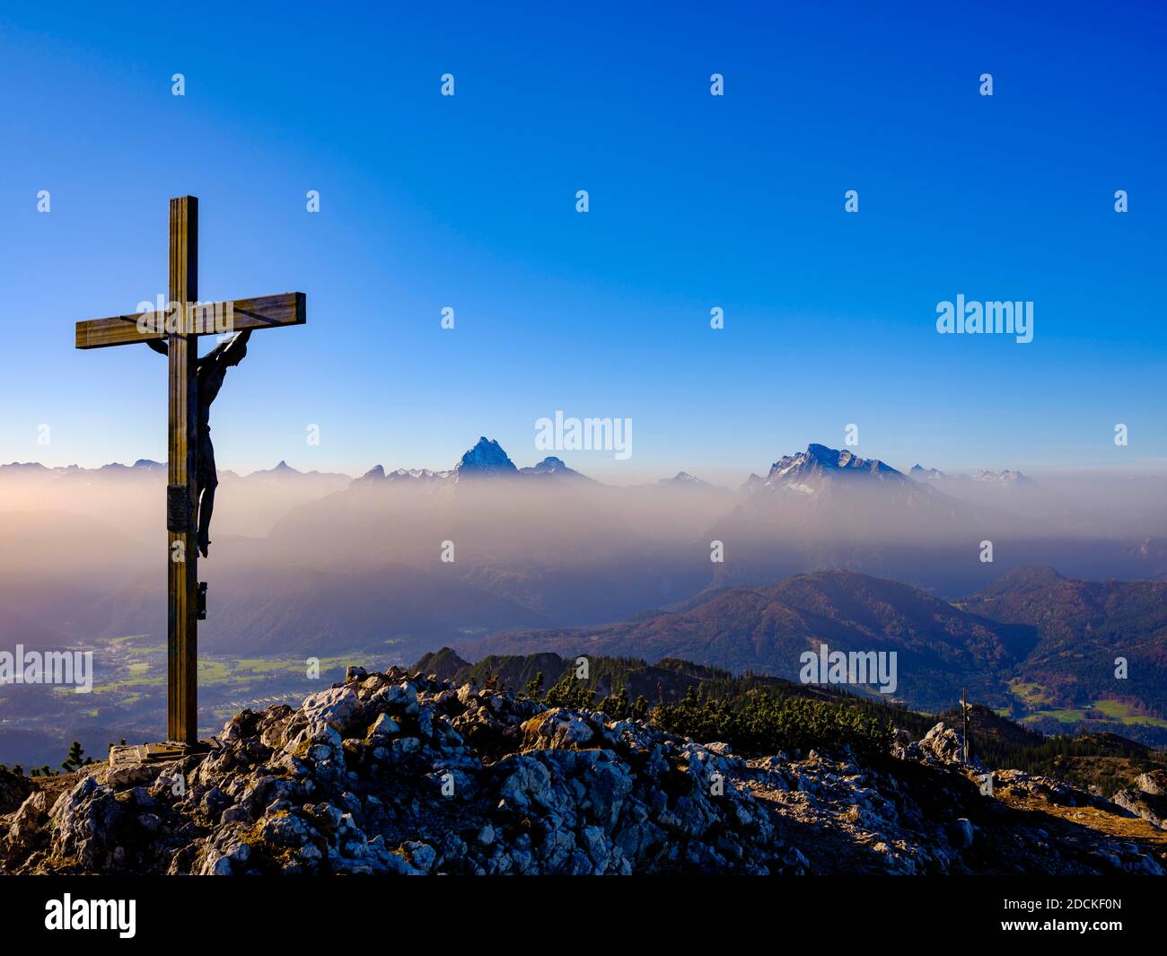 Summit cross of the Berchtesgadener Hochthron, Untersberg, behind ...