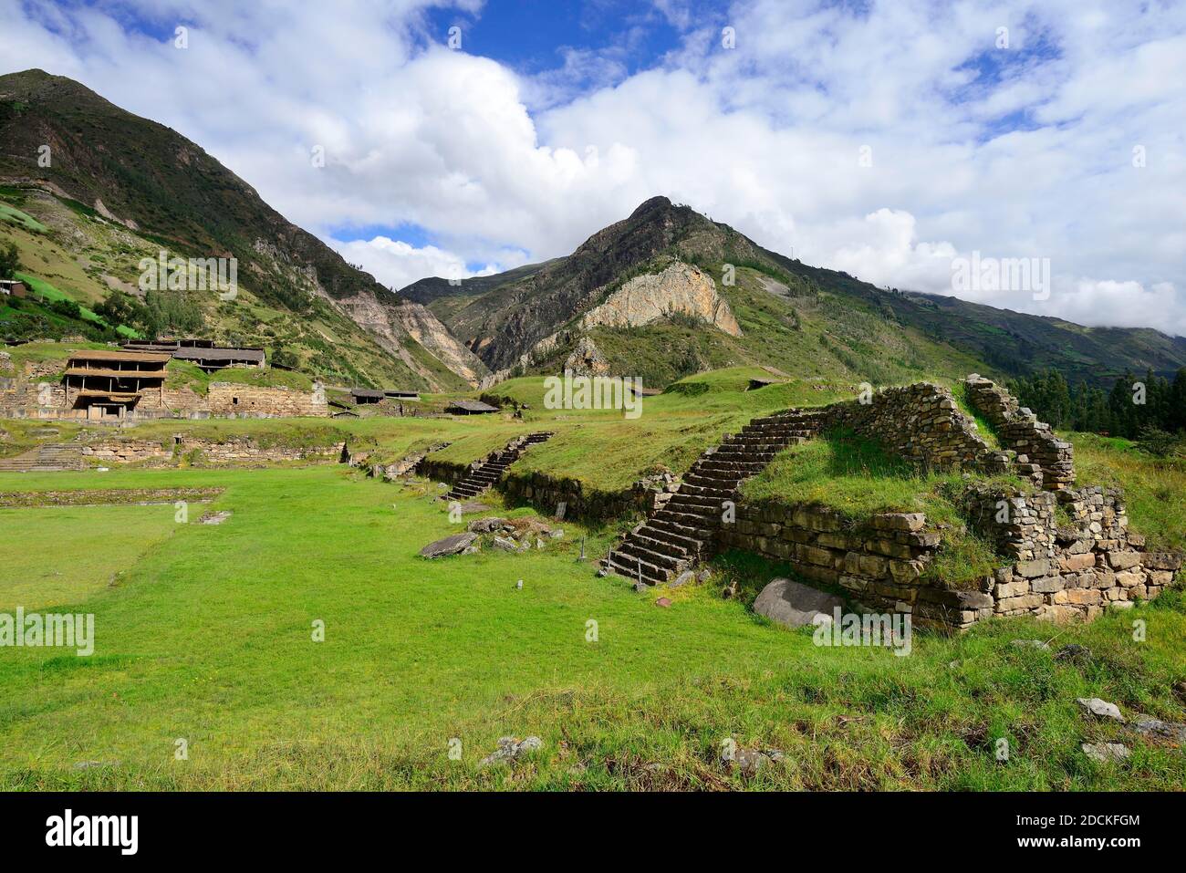 Chavin ruins hi-res stock photography and images - Alamy