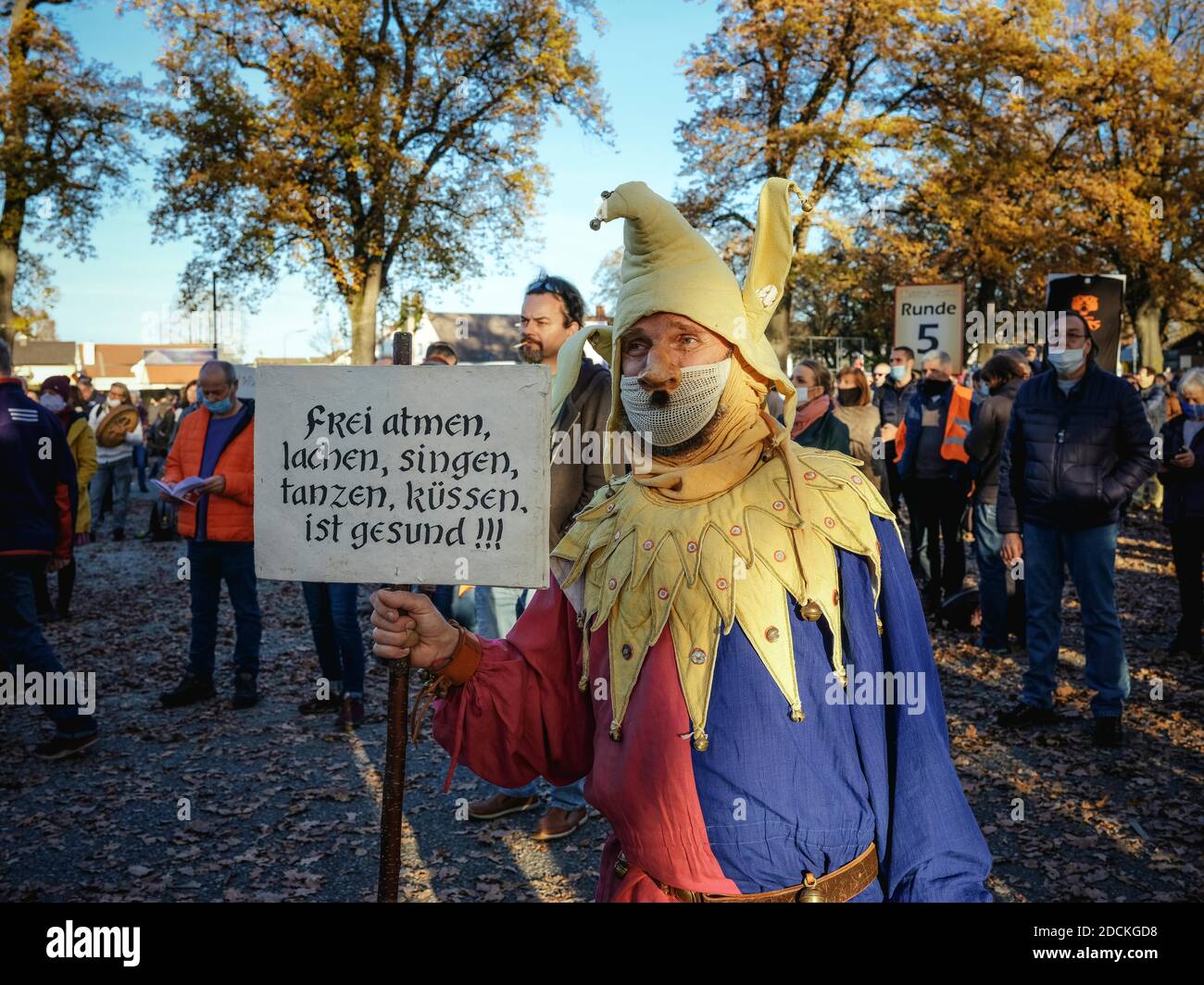 A man dressed as the joker hi-res stock photography and images - Alamy