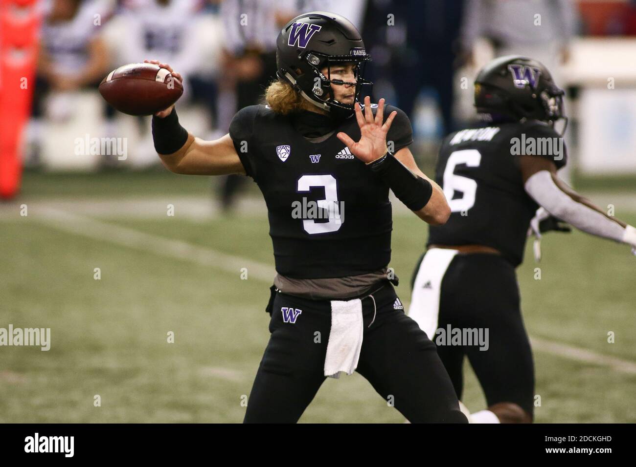 Seattle, WA, USA. 21st Nov, 2020. Washington Huskies quarterback Jacob ...