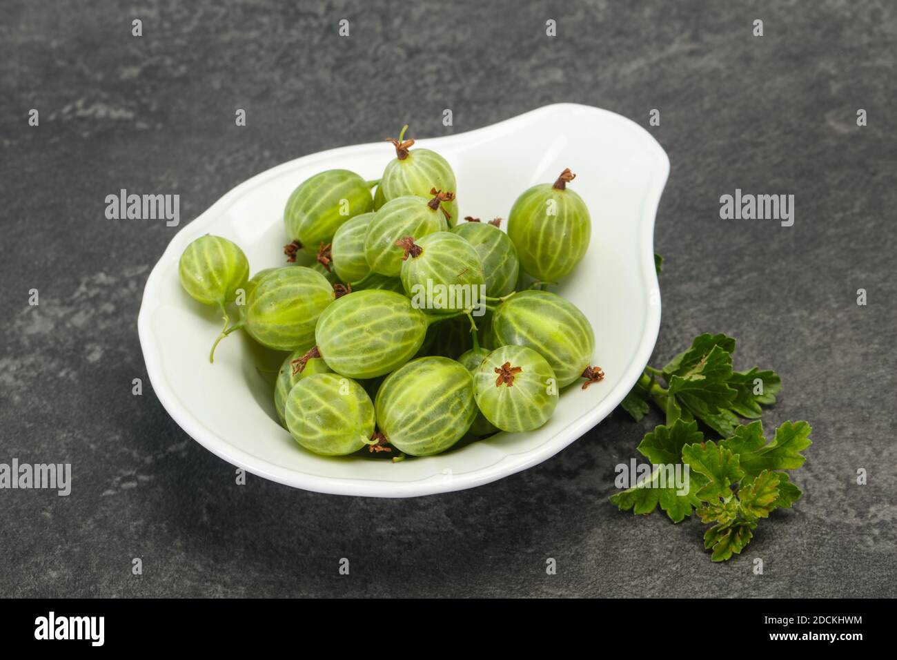 Fresh ripe green sweet gooseberry with leaf Stock Photo - Alamy