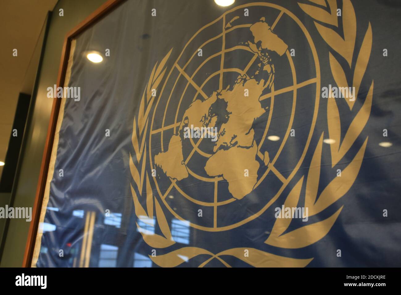 Un logo and flag hi-res stock photography and images - Alamy