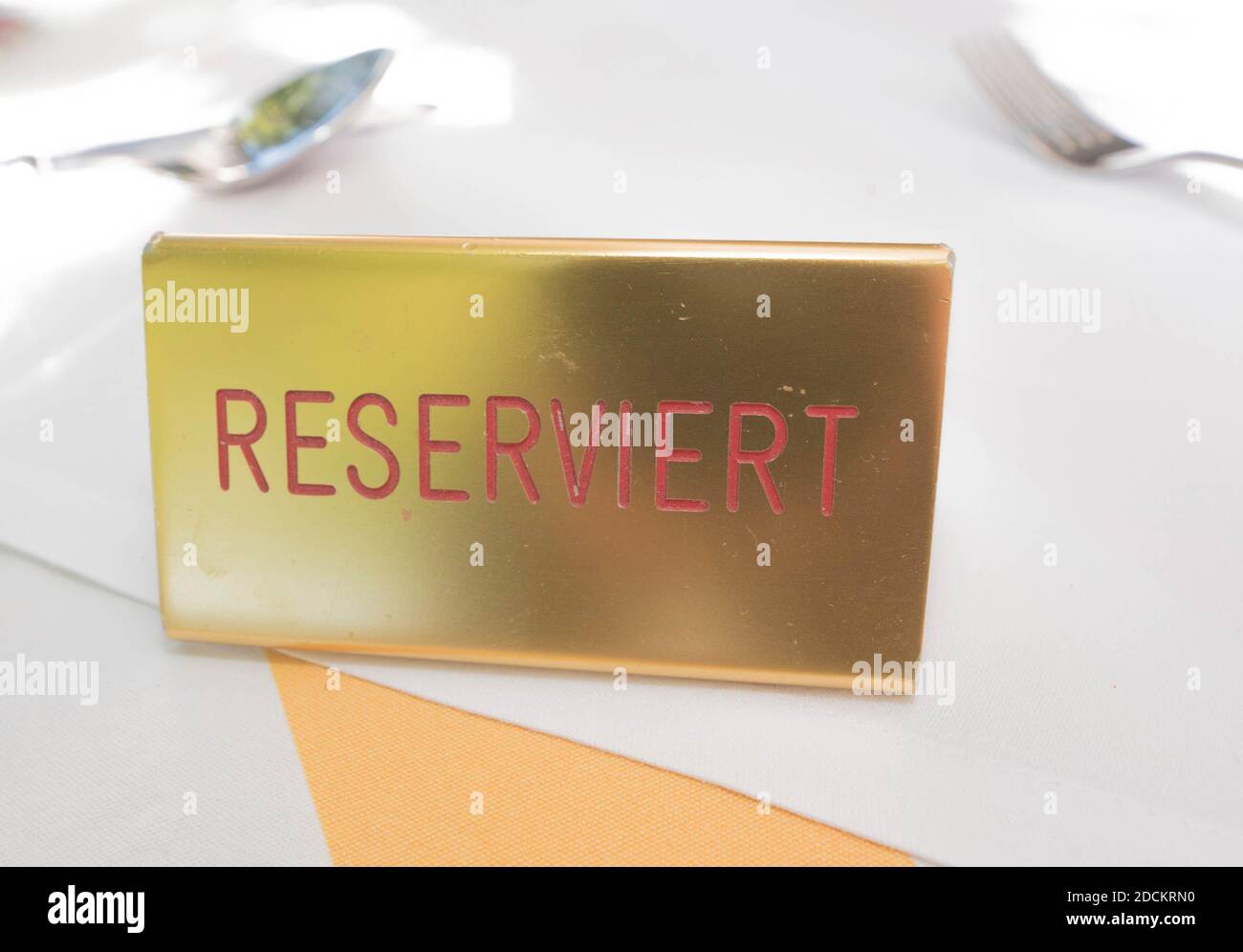 Reservation table restaurant hi-res stock photography and images - Alamy