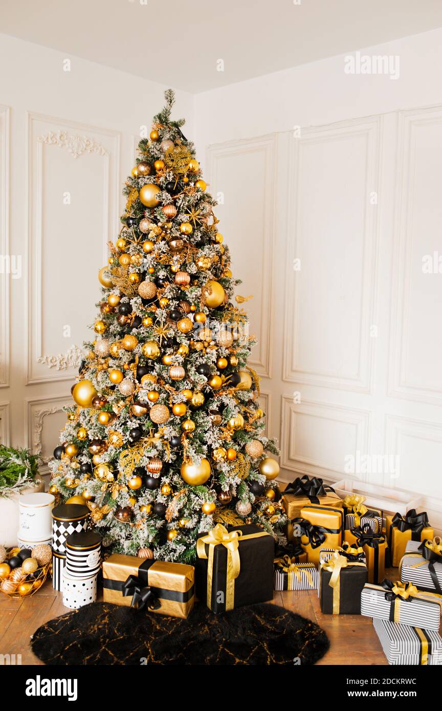 Christmas tree with balls store