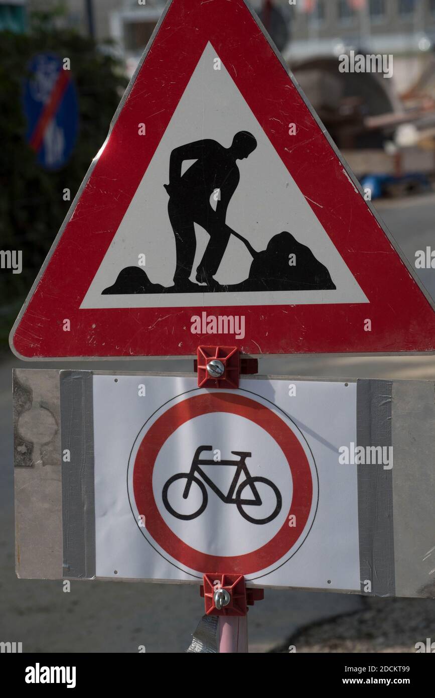 traffic obstruction on the cycle path, construction work and bicycles ...