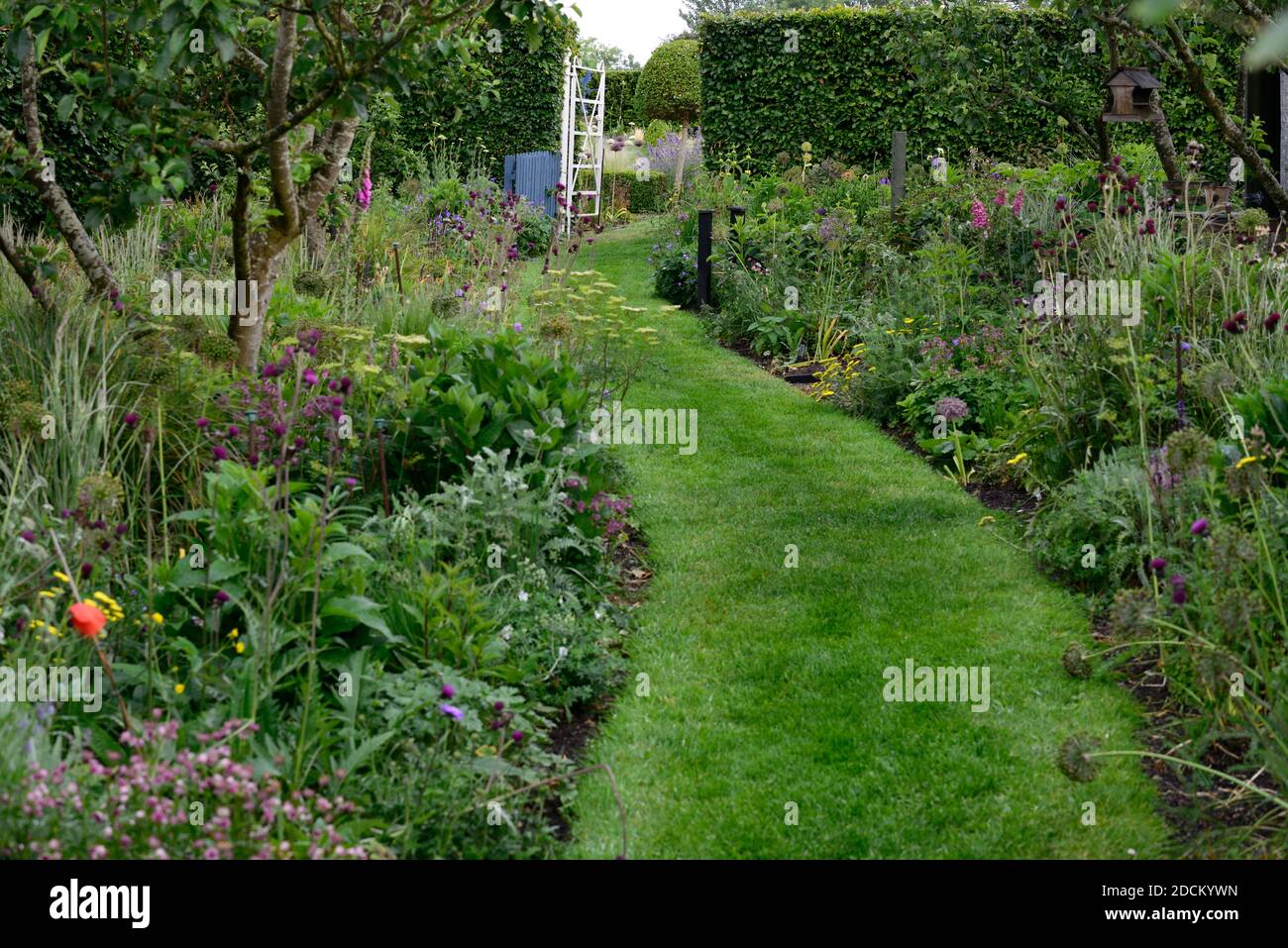 Metal garden gate hi-res stock photography and images - Alamy