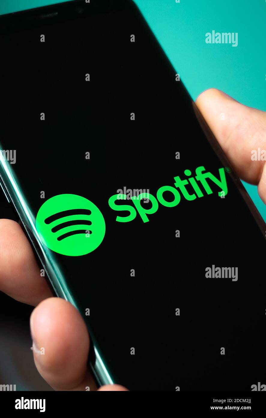 Spotify software hi-res stock photography and images - Alamy