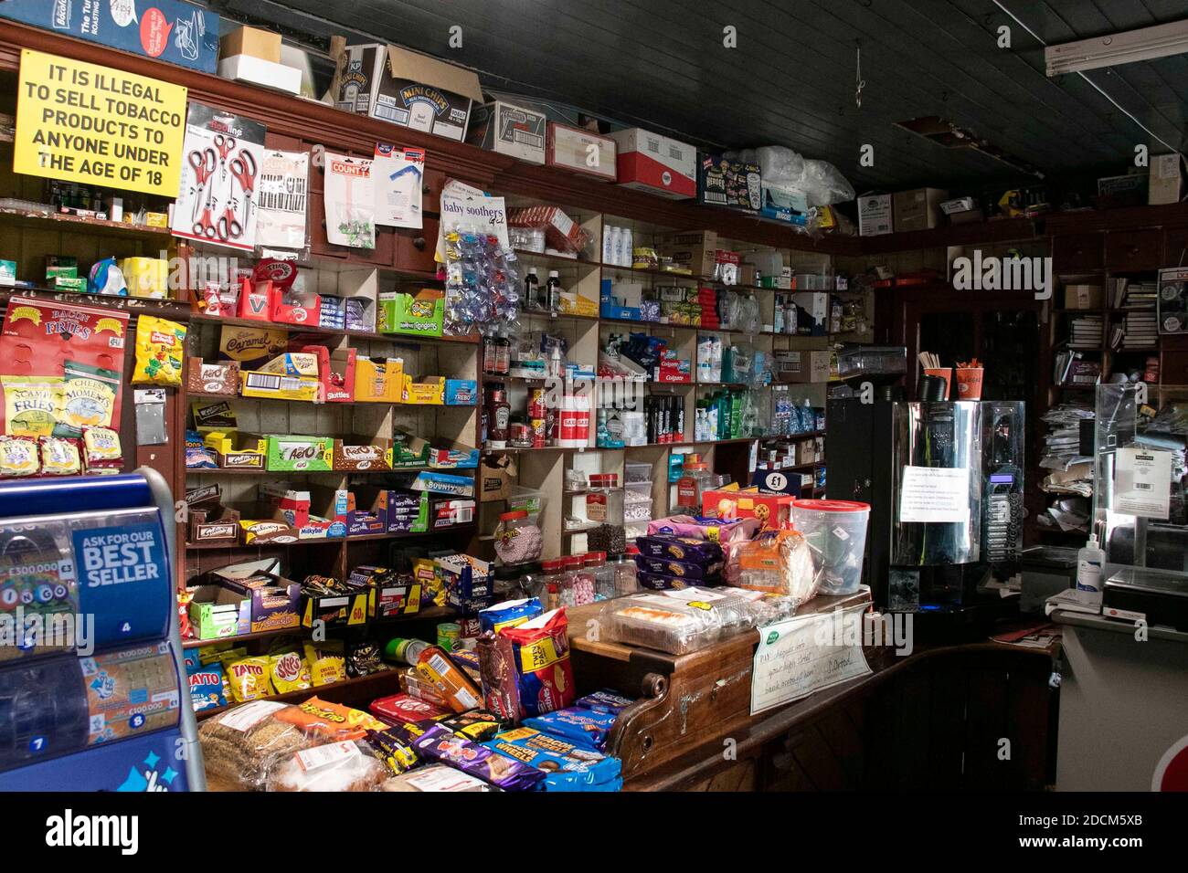Corner shop shelves hi-res stock photography and images - Alamy