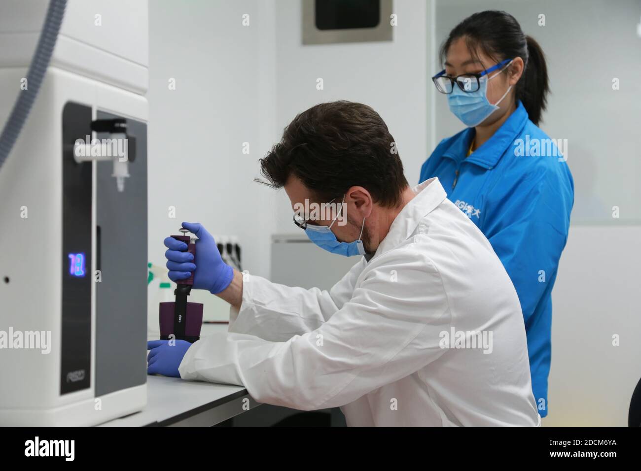 Beijing, Serbia. 20th Apr, 2020. A Chinese expert (R) from Chinese ...