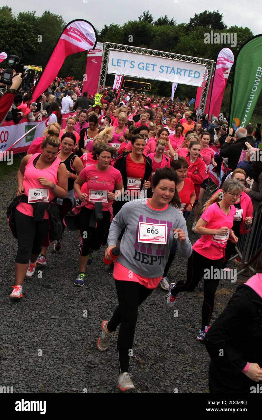 Eglington Park Irvine , Ayrshire, Scotland . Race for life crowds ...